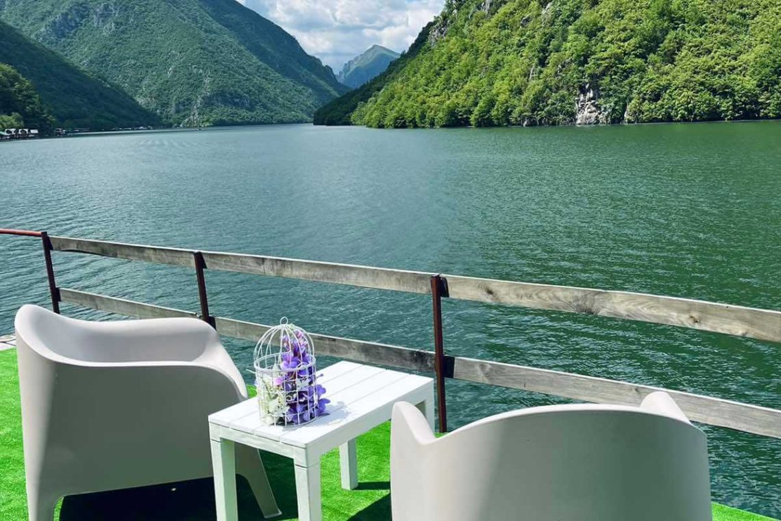 Splavovi za odmor Sanja - Drina, Perućac - Cene i rezervacije ...