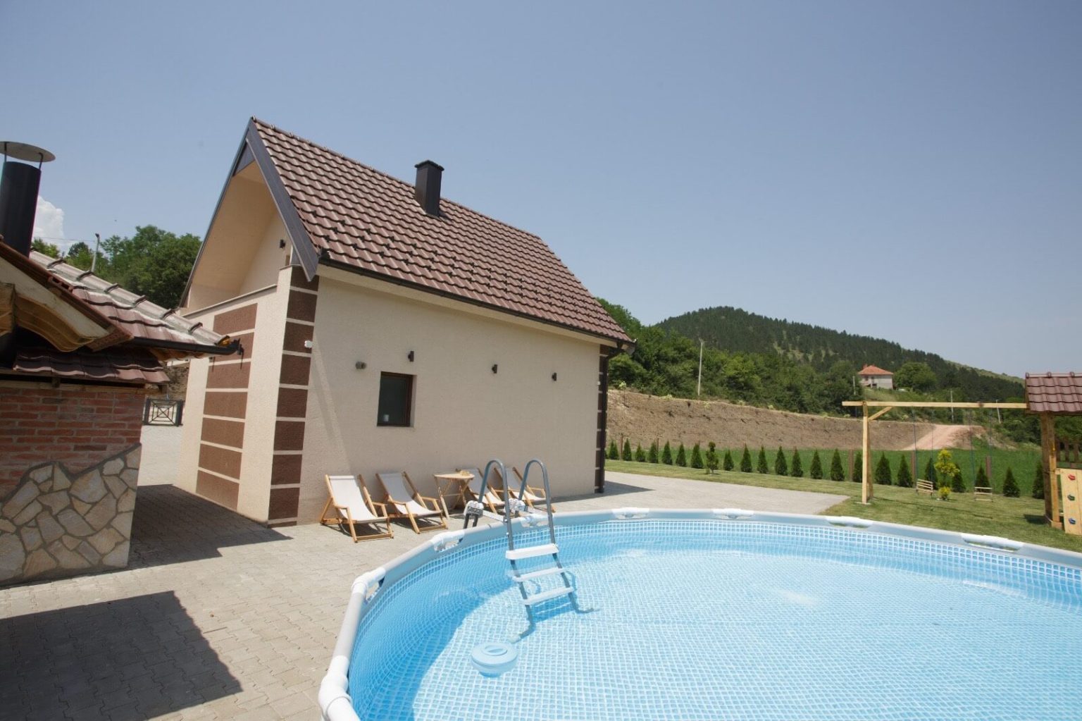 Smeštaj sa bazenom za odmor u Srbiji | TopSmestaj