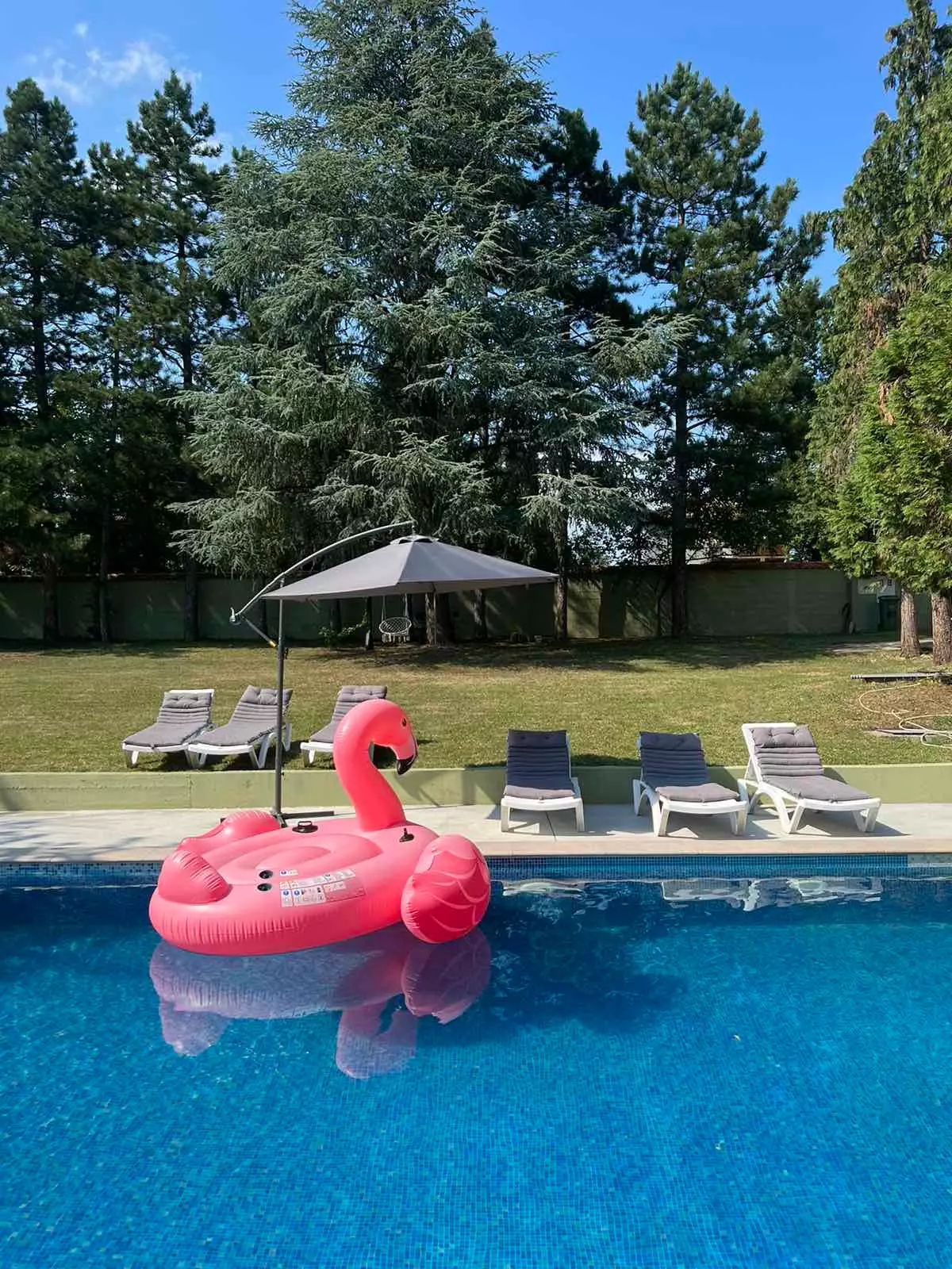 Nikas Poolhouse - Beograd - Cene i rezervacije